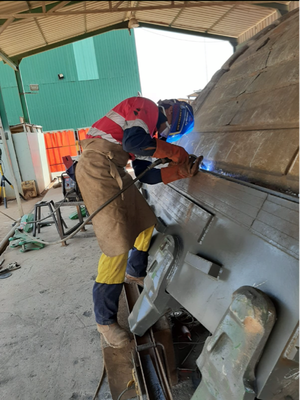 Mining machines tracks and equipment - Haladjian Mining